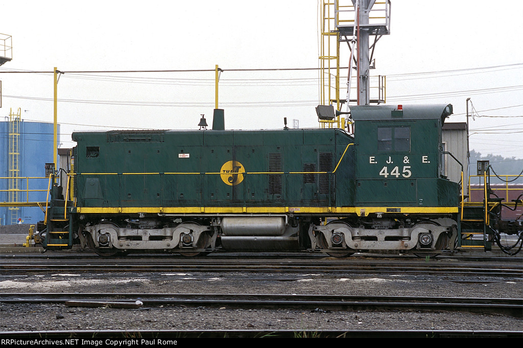 EJ&E 445, EMD SW1001, at the EJ&E's Kirk Yard